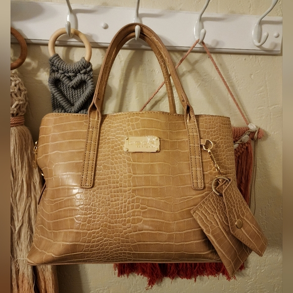 bebe | Bags | Nwot Bebe Tan Shoulder Bag With Coin Purse 2 Pieces ...